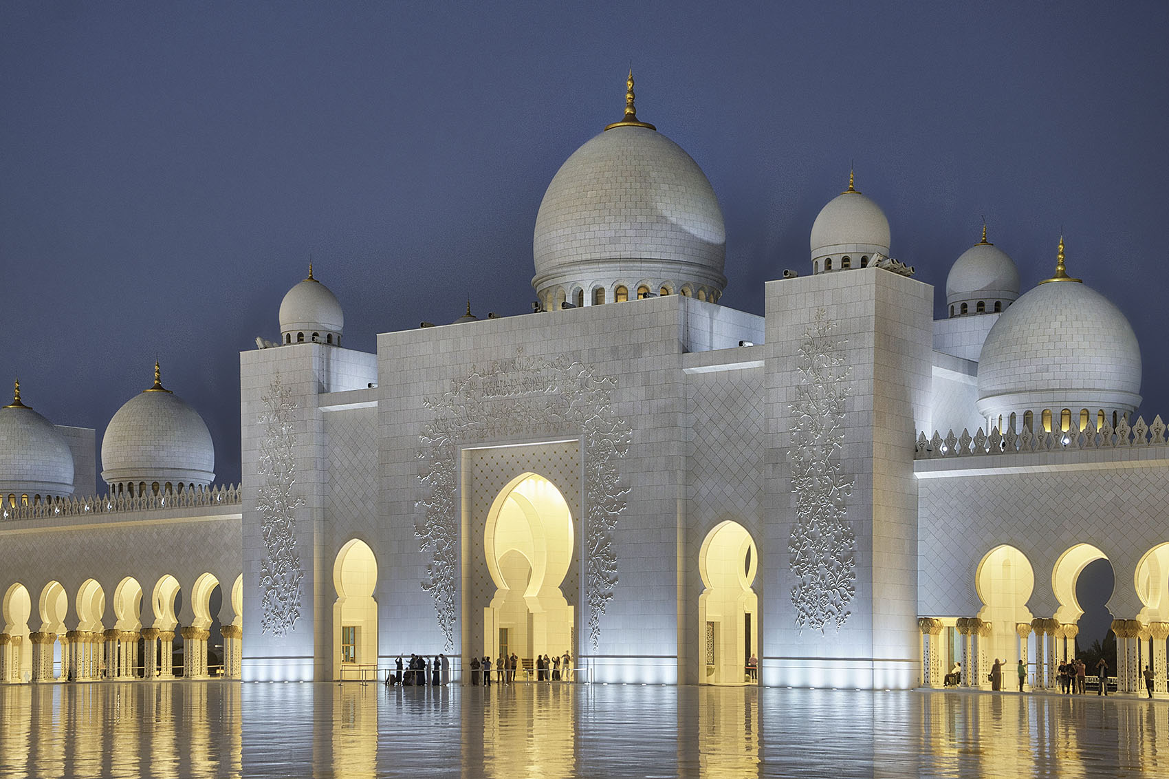 2018-02-20 SHEIKH ZAYED MOSQUE IN THE EVENING - heyyouphoto.com