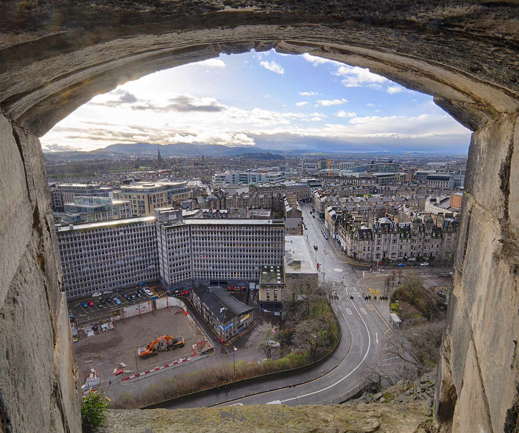 2018-05-14 EDINBURGH THROUGH CASTLE WINDOW - heyyouphoto.com
