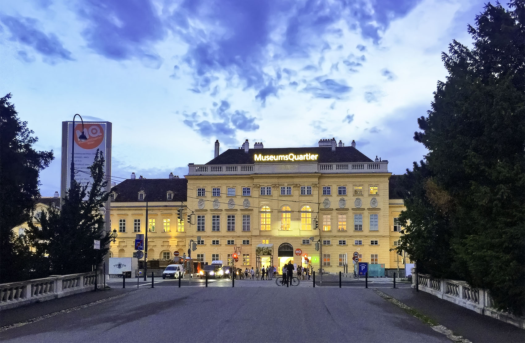 2018-07-26 MUSEUMSQUARTIER IN VIENNA - heyyouphoto.com