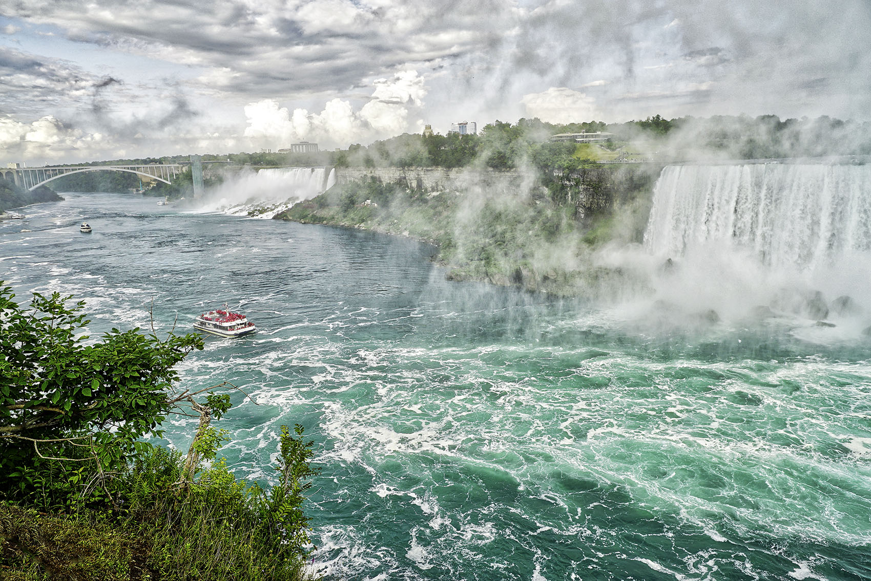 2018-09-08 THE WIDE AREA OF THE FALLS - heyyouphoto.com