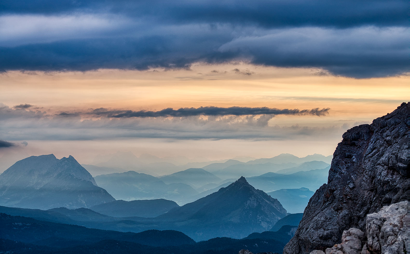 2020-10-29 THE FRESH AIR ON A GLACIER - heyyouphoto.com